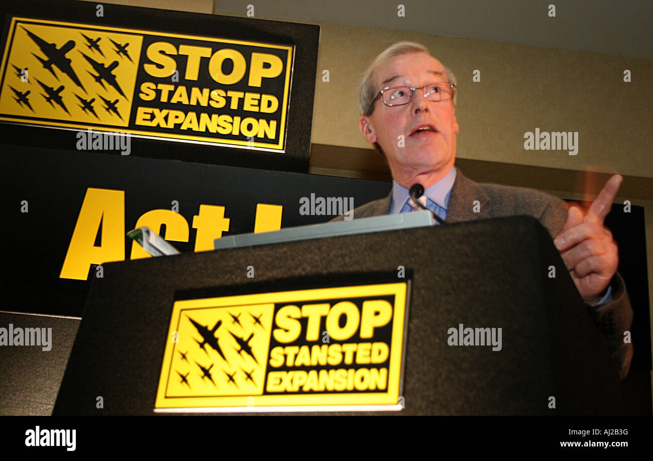 Sir Alan Haselhurst MP speaking at the 2007 Stop Stansted Expansion SSE ...