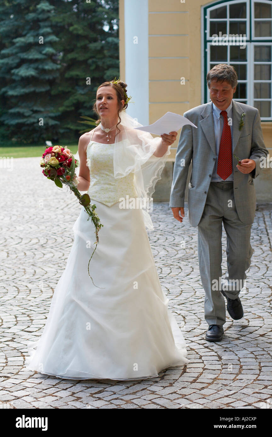 bride with father Stock Photo - Alamy