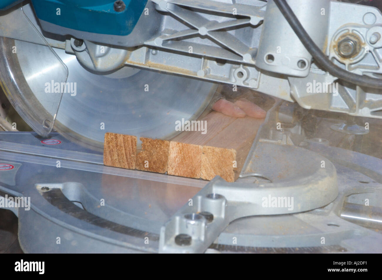 Radial saw hi-res stock photography and images - Alamy