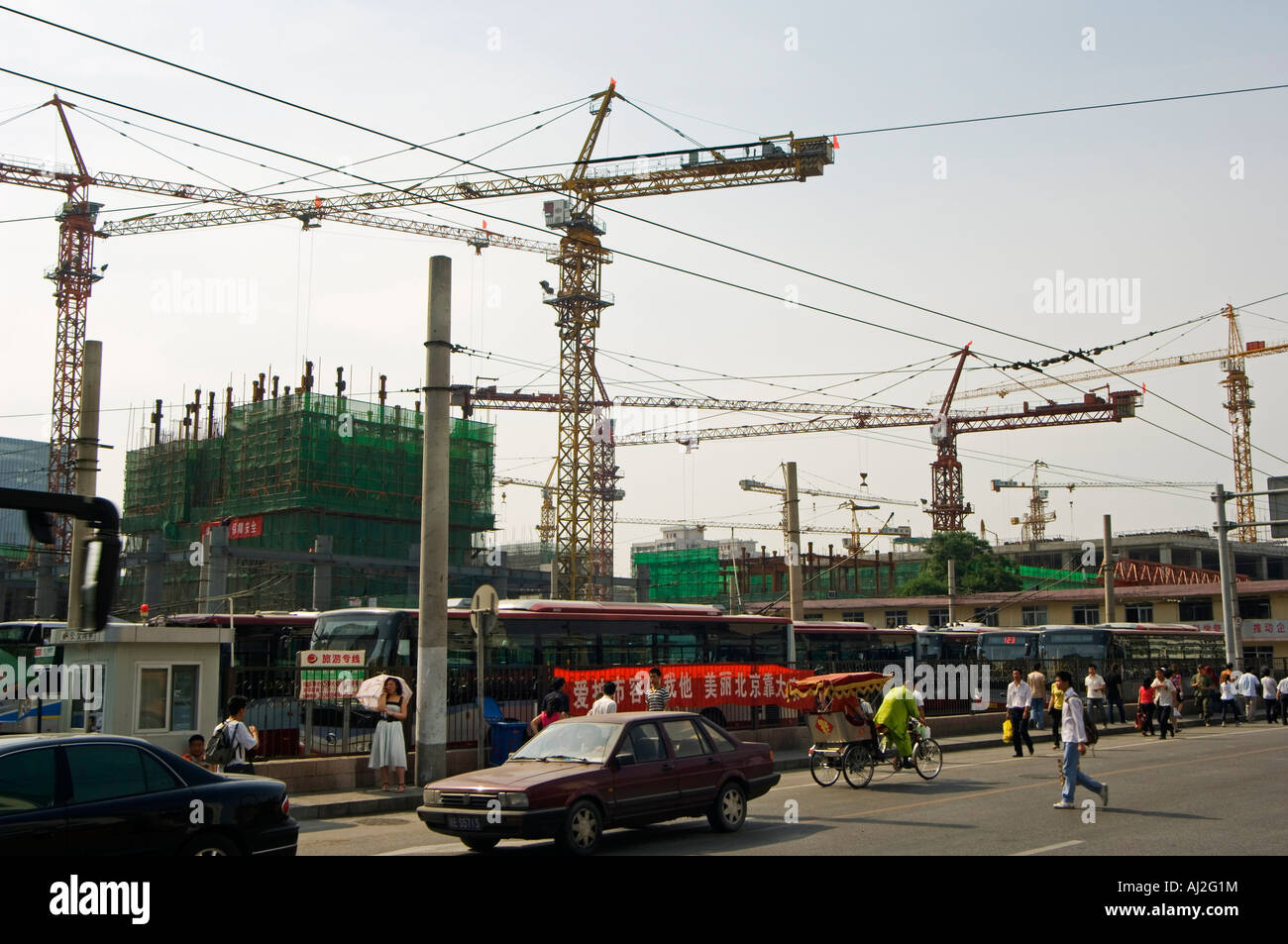 Construction cranes beijing china hi-res stock photography and images ...