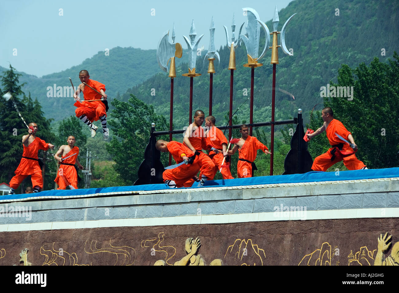 Students tagou shaolin kung fu hi-res stock photography and images - Alamy