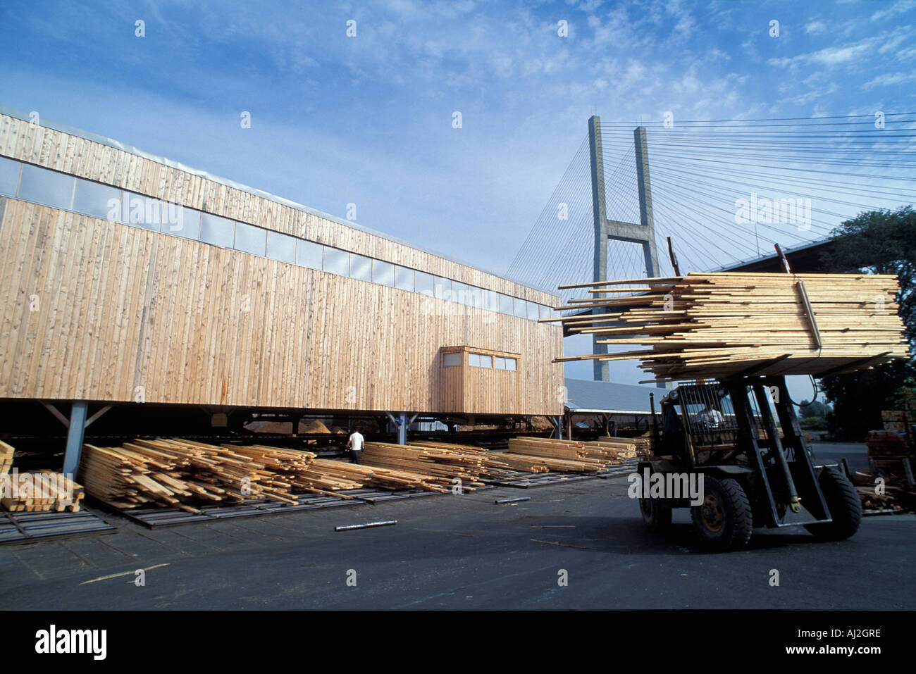 Sawmill operation hi-res stock photography and images - Alamy