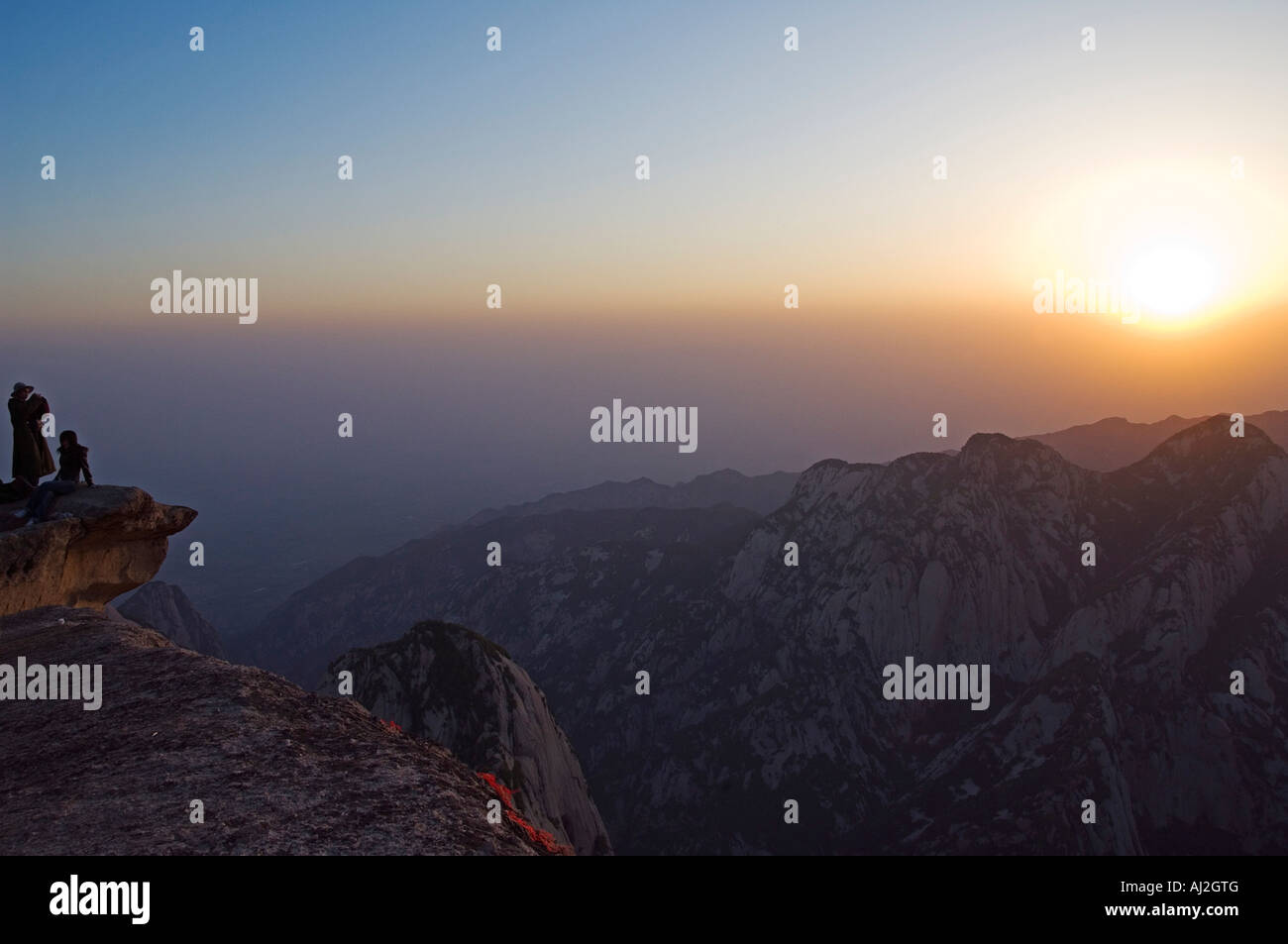 Mount hua shan china hi-res stock photography and images - Alamy
