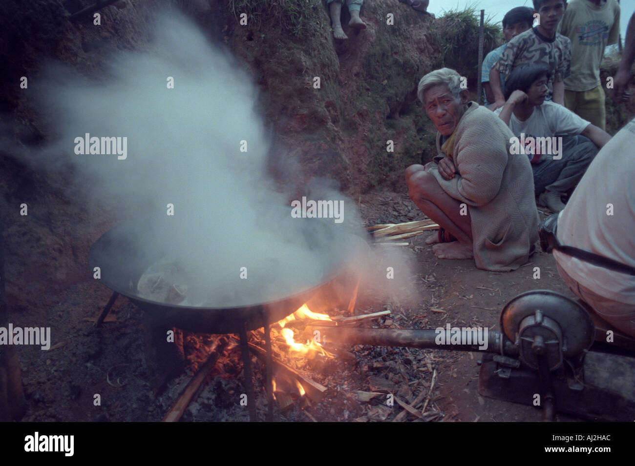 Filipino funeral hi-res stock photography and images - Alamy