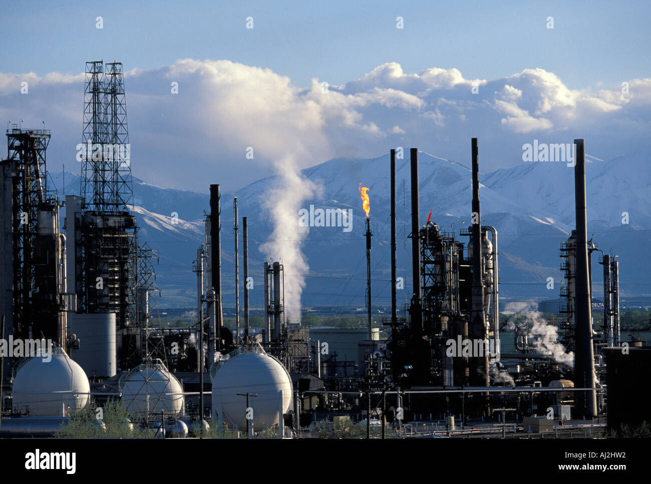 Salt lake city and refinery hi-res stock photography and images - Alamy
