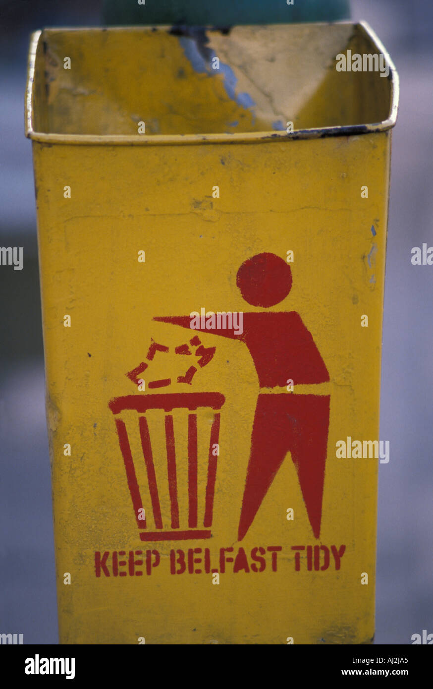 USA Northern Ireland Belfast Sidewalk trash can displays Keep Belfast ...
