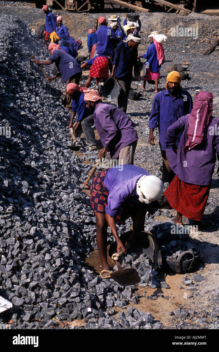 South India Kerela Village Life Women Collecting coal Stock Photo - Alamy