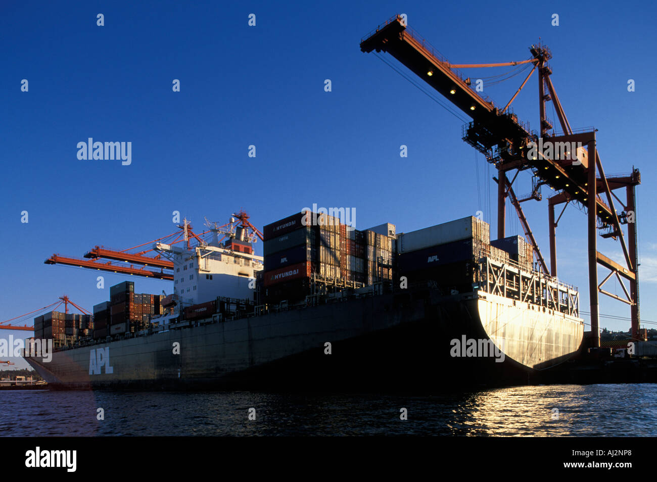 USA Washington Seattle Cargo ship APL Singapore finishes loading ...