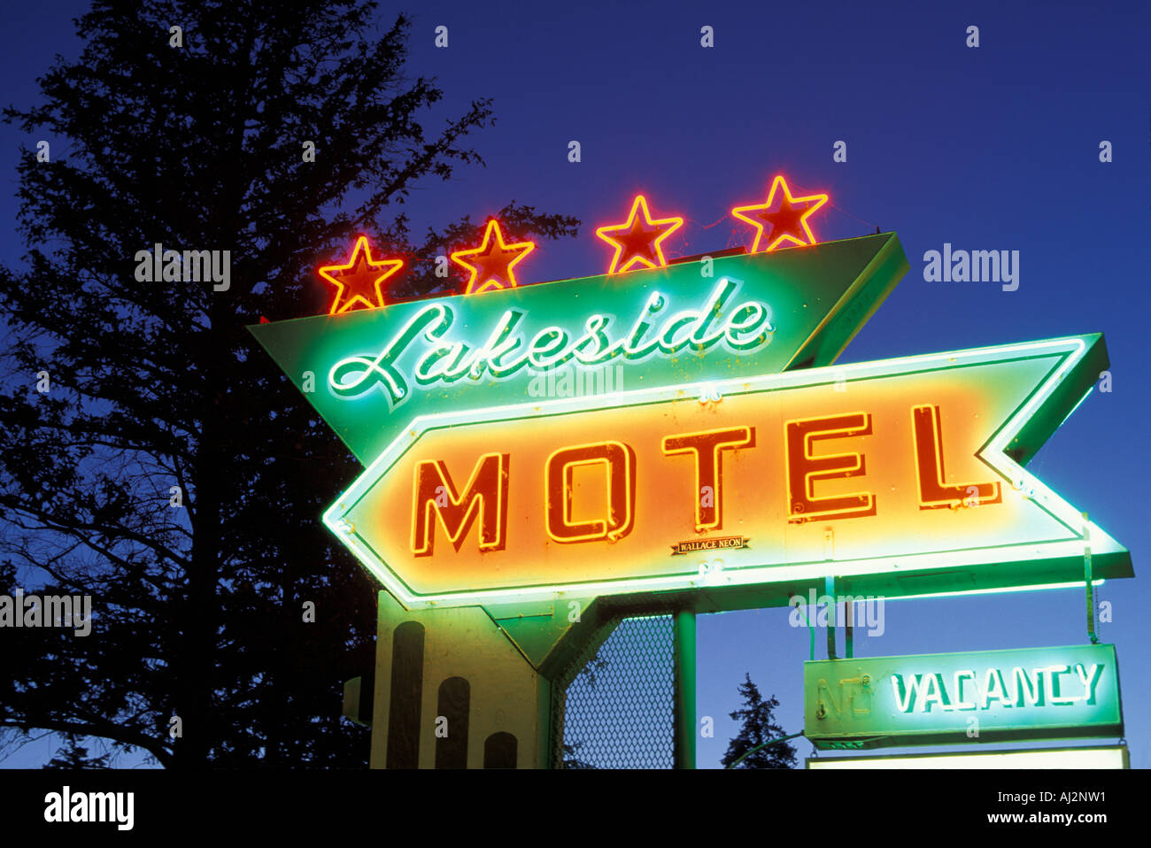 Hotel no vacancy neon sign hi-res stock photography and images - Alamy