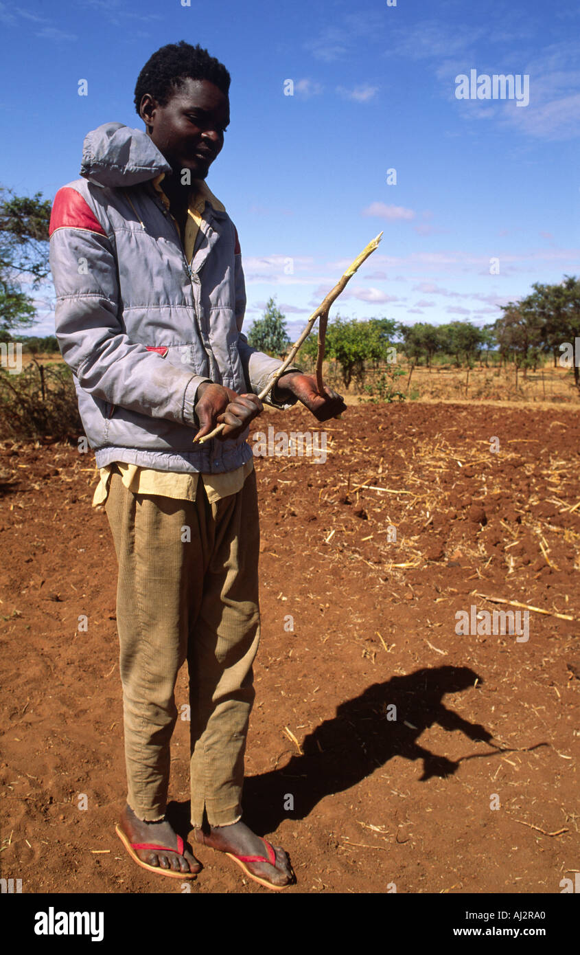 African diviner hi-res stock photography and images - Alamy