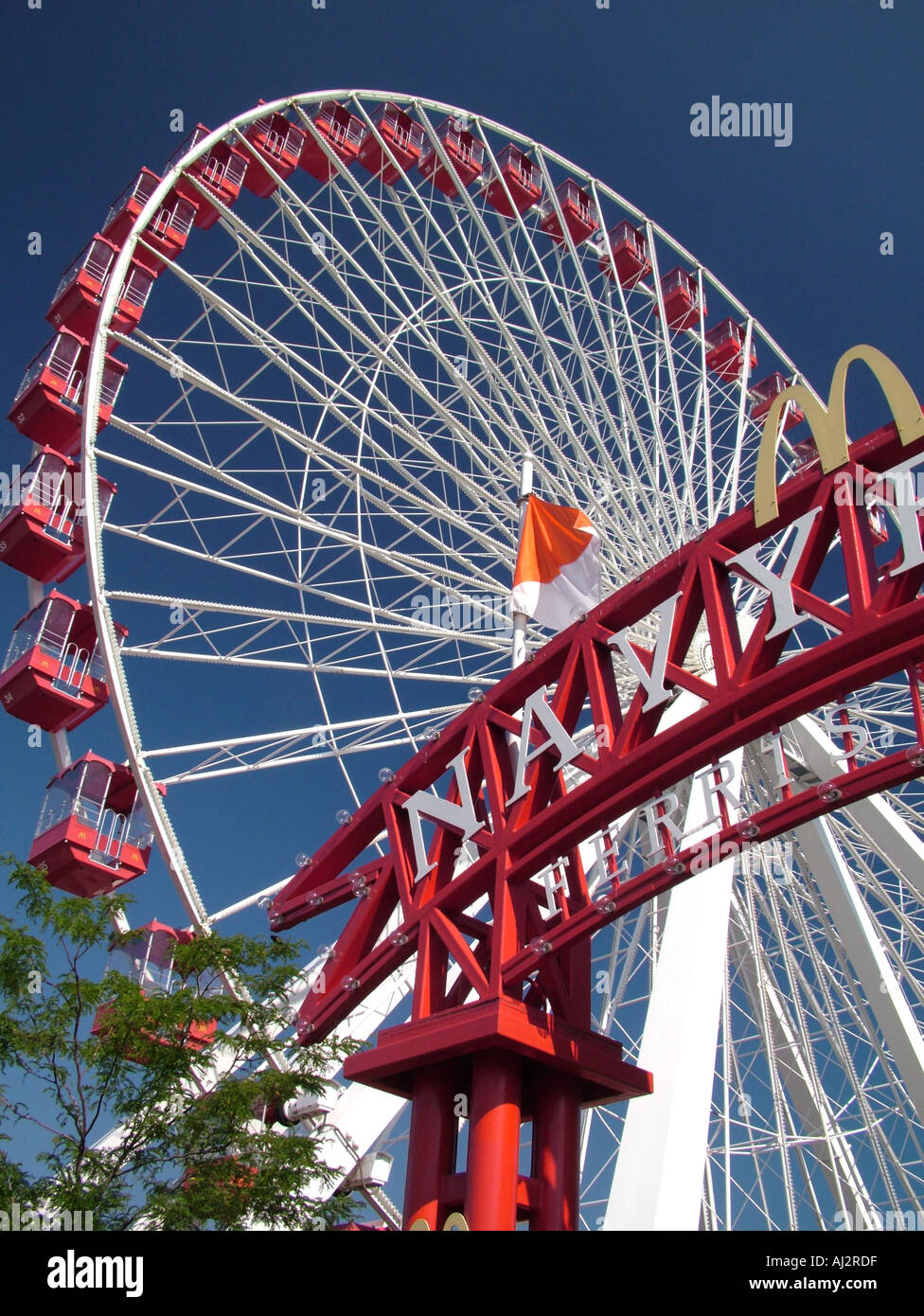 Chicago ferris wheel vertical hi-res stock photography and images - Alamy