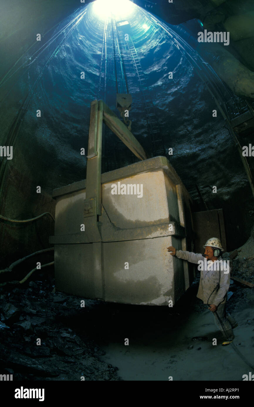 USA Maryland Workman pushes muck bucket into position during subway ...