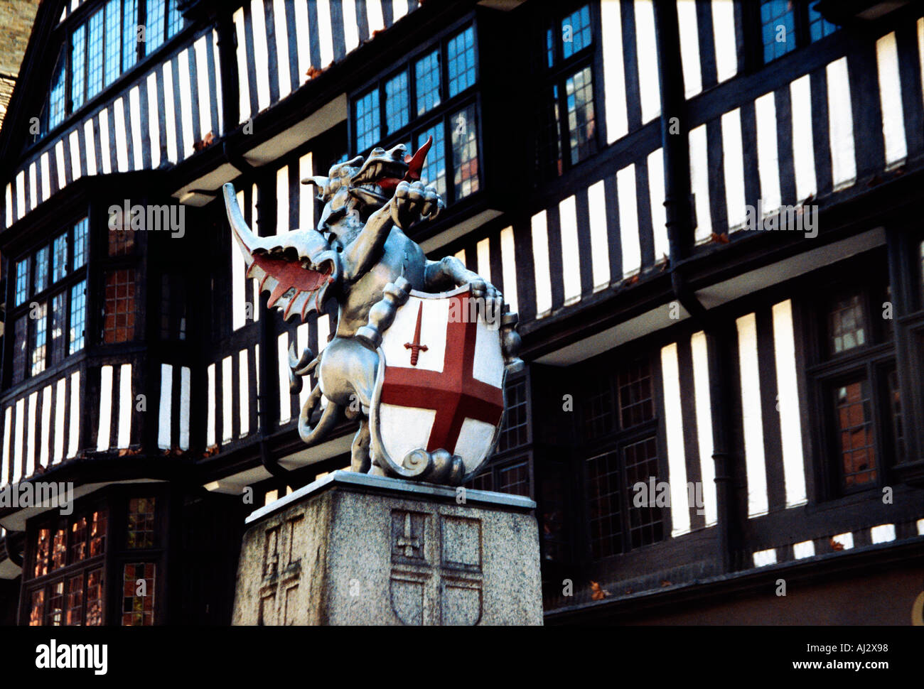 St george dragon statue english hi-res stock photography and images - Alamy
