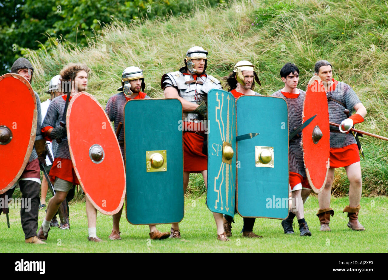Roman army uniforms hi-res stock photography and images - Alamy