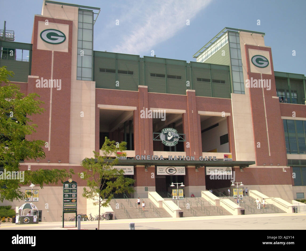 Lambeau field atrium hi-res stock photography and images - Alamy