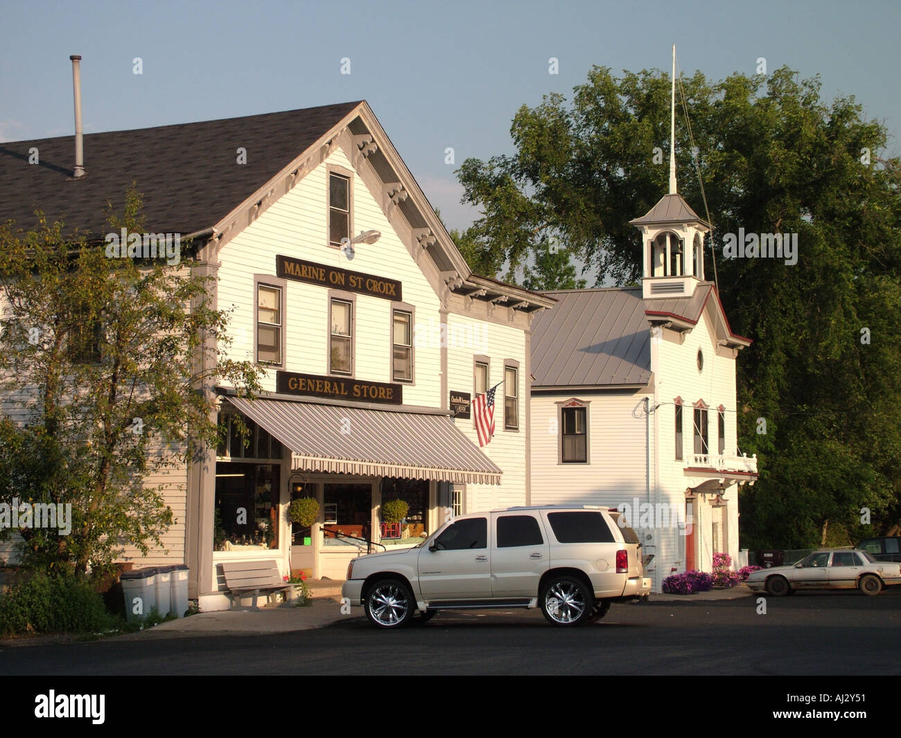 Taylors store hi-res stock photography and images - Alamy