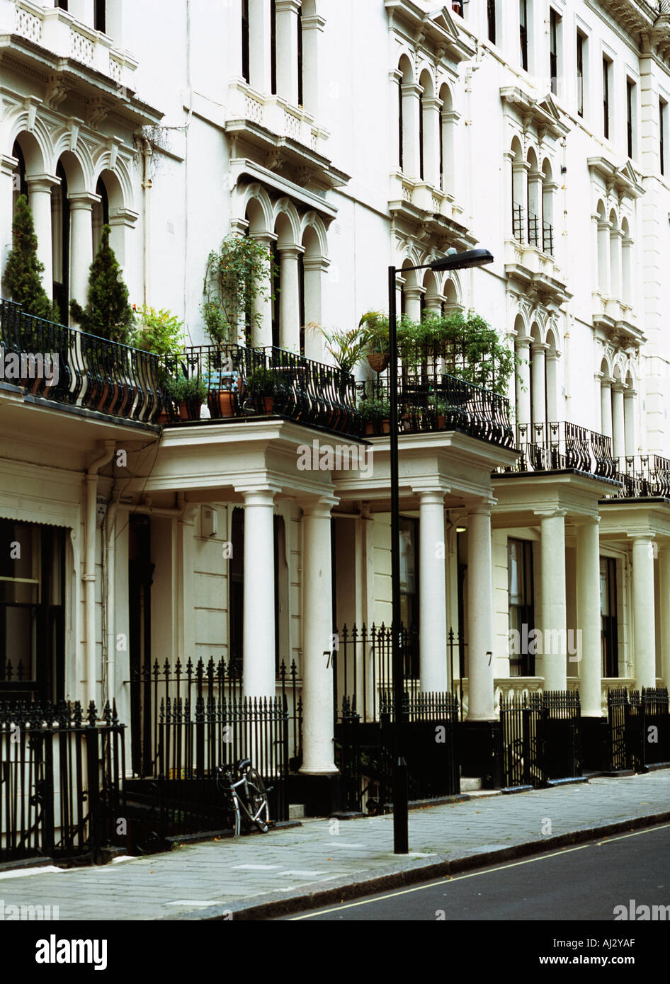 Typical chelsea terrace houses hi-res stock photography and images - Alamy