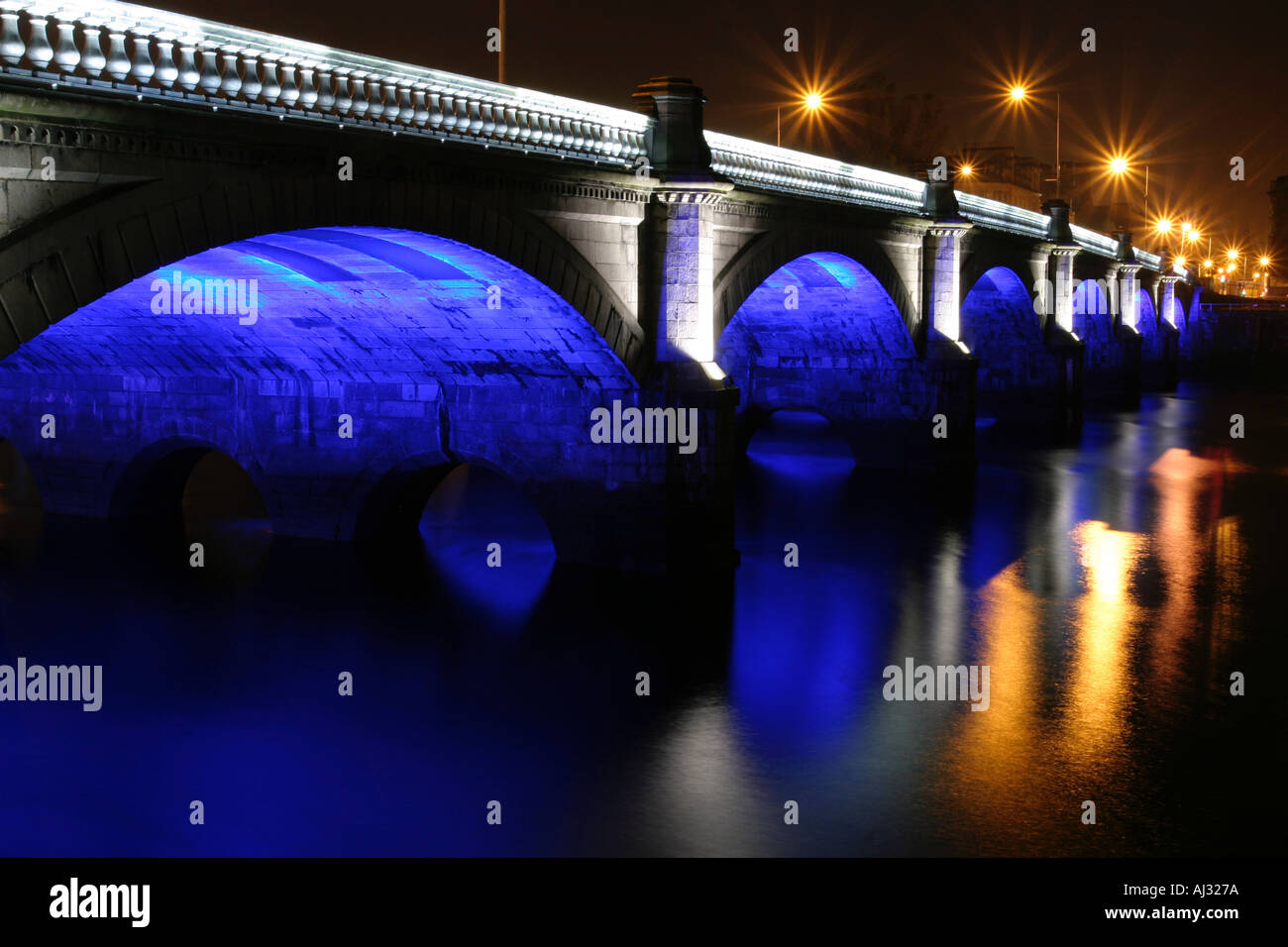 Bridges over river clyde hi-res stock photography and images - Alamy