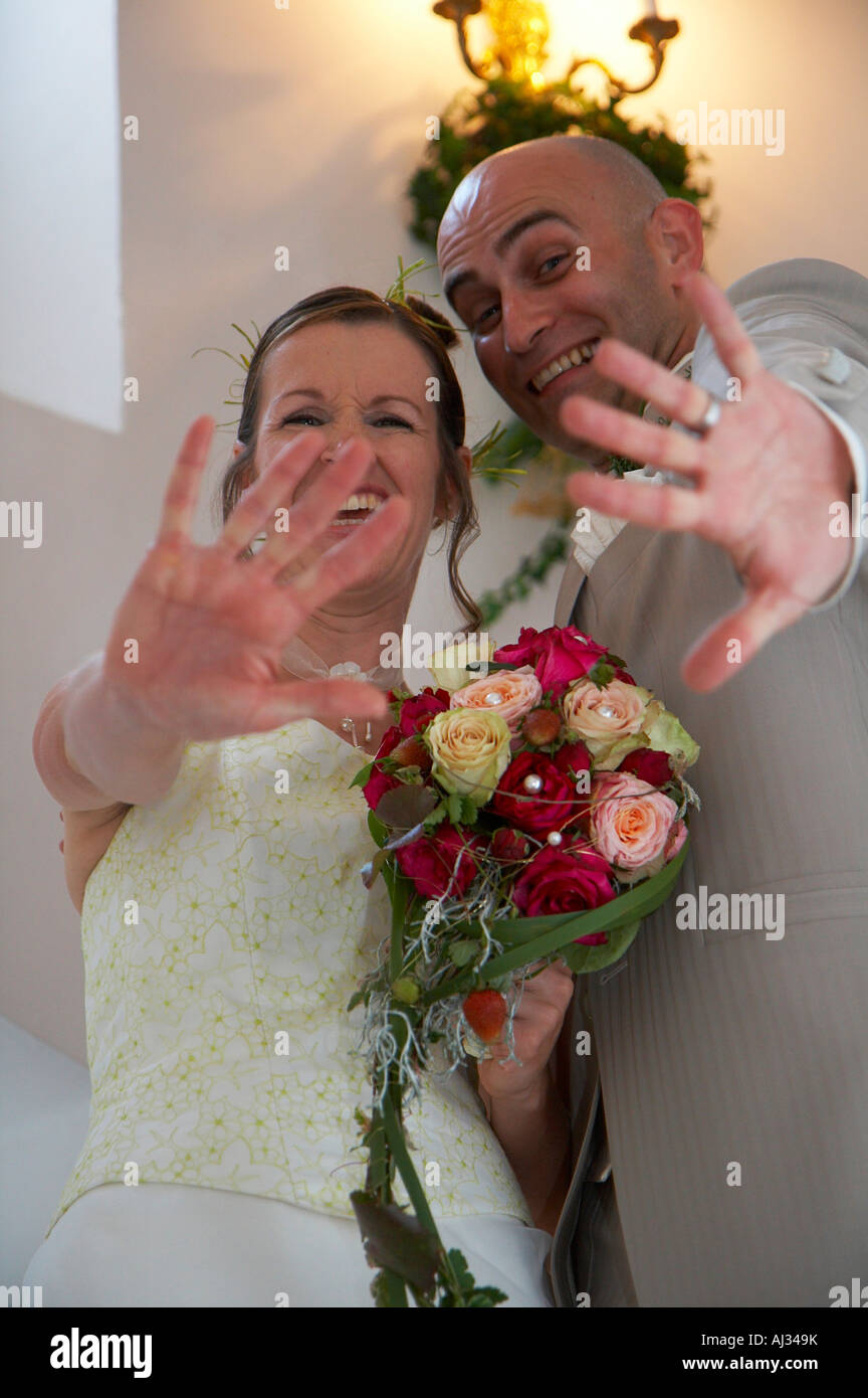 bridal couple does not want to be photographed Stock Photo - Alamy