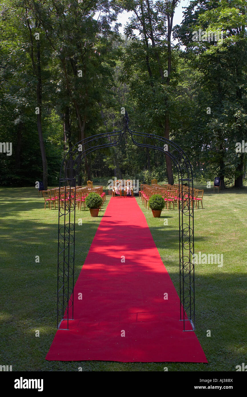 Red carpet at hi-res stock photography and images - Alamy