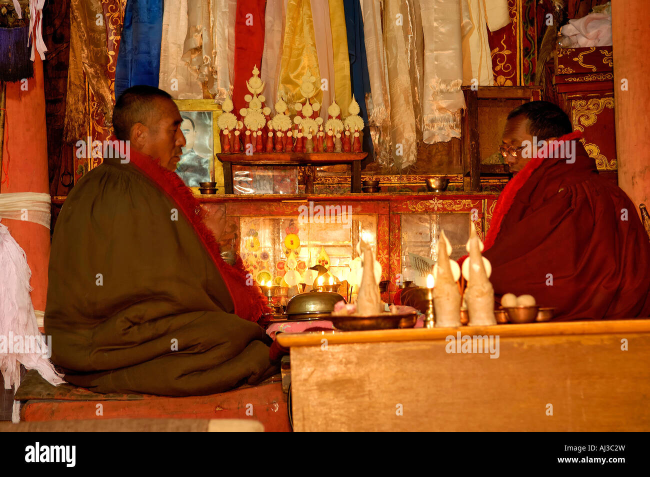 India, Jammu and Kashmir, Ladakh Himalaya, Spiti Valley, praying at Kee ...