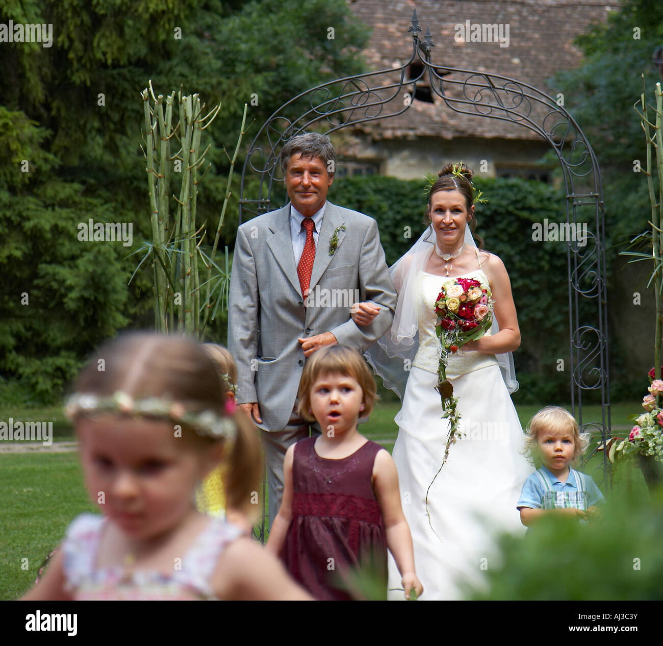 bride with father Stock Photo - Alamy
