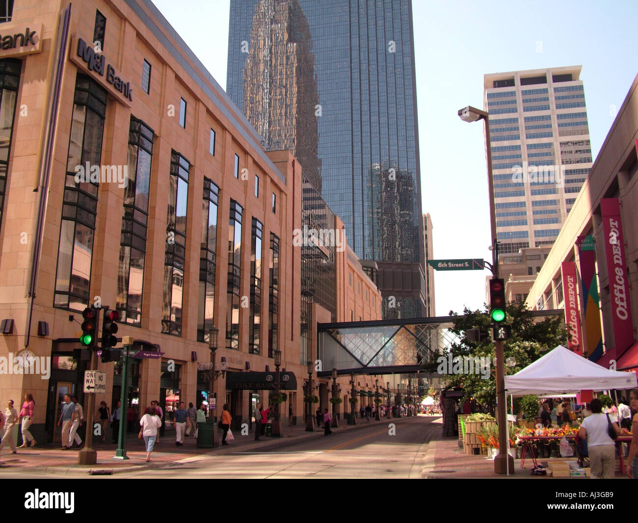 Mall of america minnesota outside hi-res stock photography and images ...