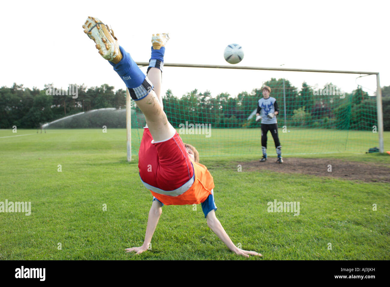 Bicycle kick soccer hi-res stock photography and images - Alamy