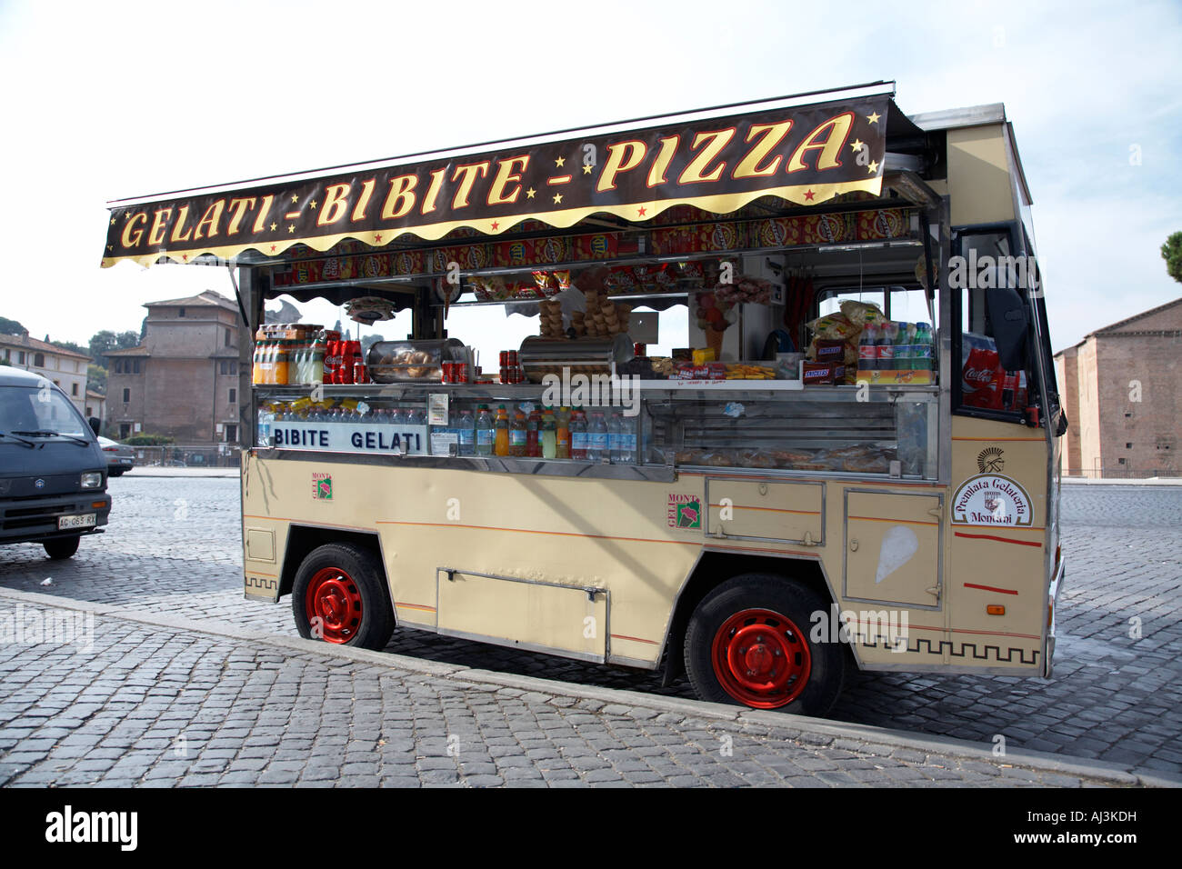 Pizza truck hi-res stock photography and images - Alamy
