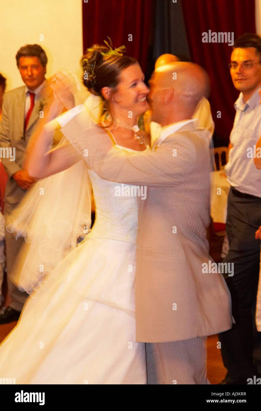 Wedding dance humour hi-res stock photography and images - Alamy
