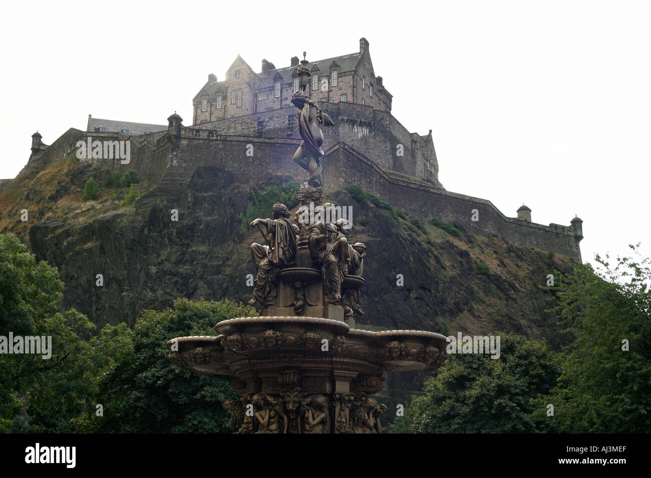 Edingburgh castle hi-res stock photography and images - Alamy