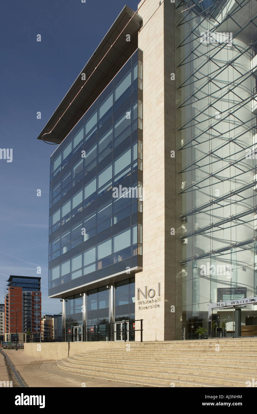 WATERSIDE OFFICE BUILDINGS LEEDS YORKSHIRE ENGLAND Stock Photo - Alamy