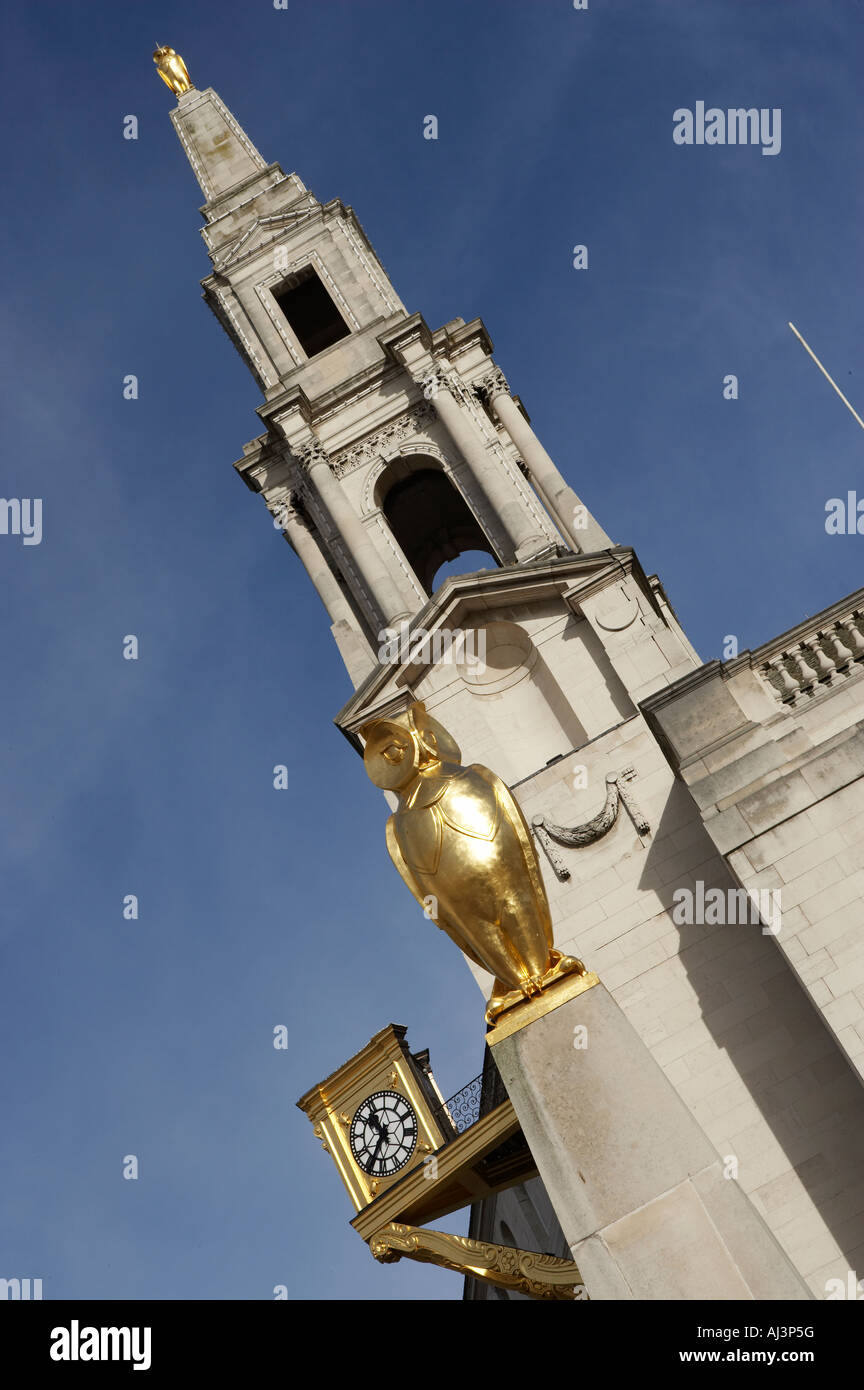 CIVIC HALL MILLENIUM SQUARE LEEDS YORKSHIRE ENGLAND Stock Photo - Alamy