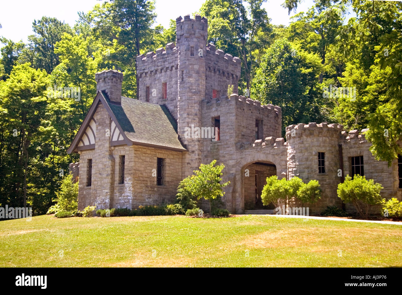 Squire at castle hi-res stock photography and images - Alamy