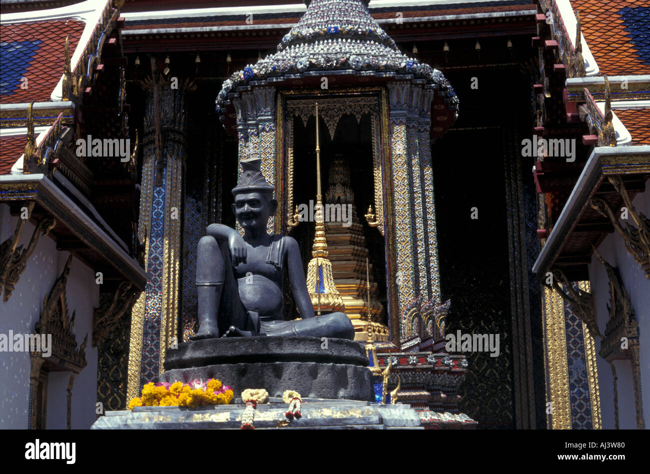 hermit statue grand palace bangkok Stock Photo - Alamy