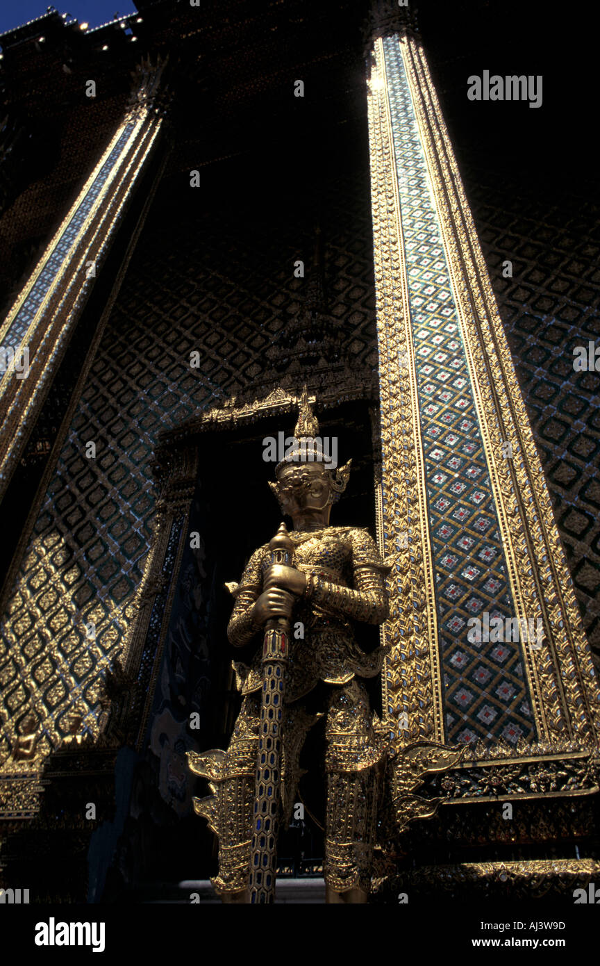 Gold figure hi-res stock photography and images - Alamy