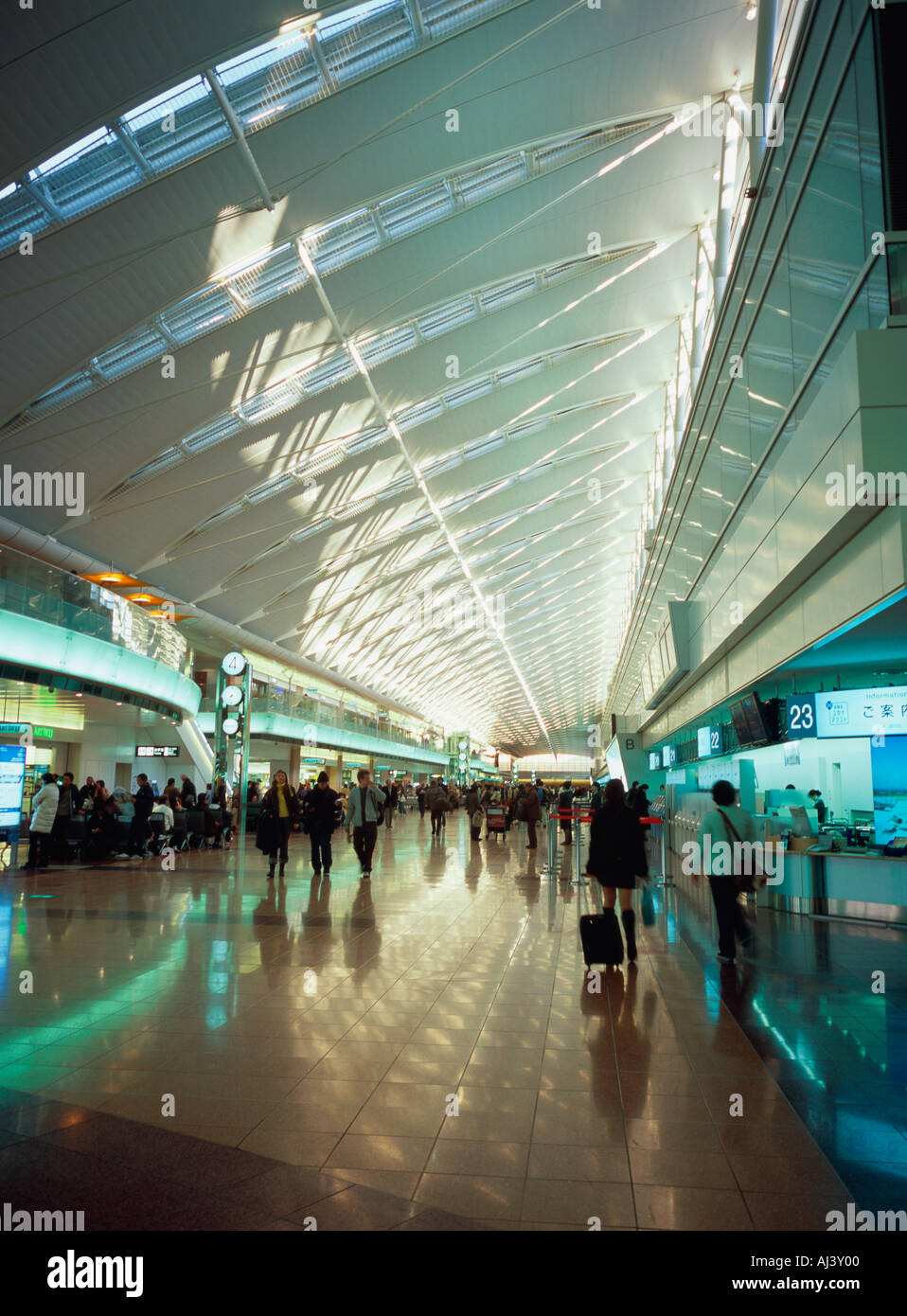 Busy airport terminal Stock Photo - Alamy