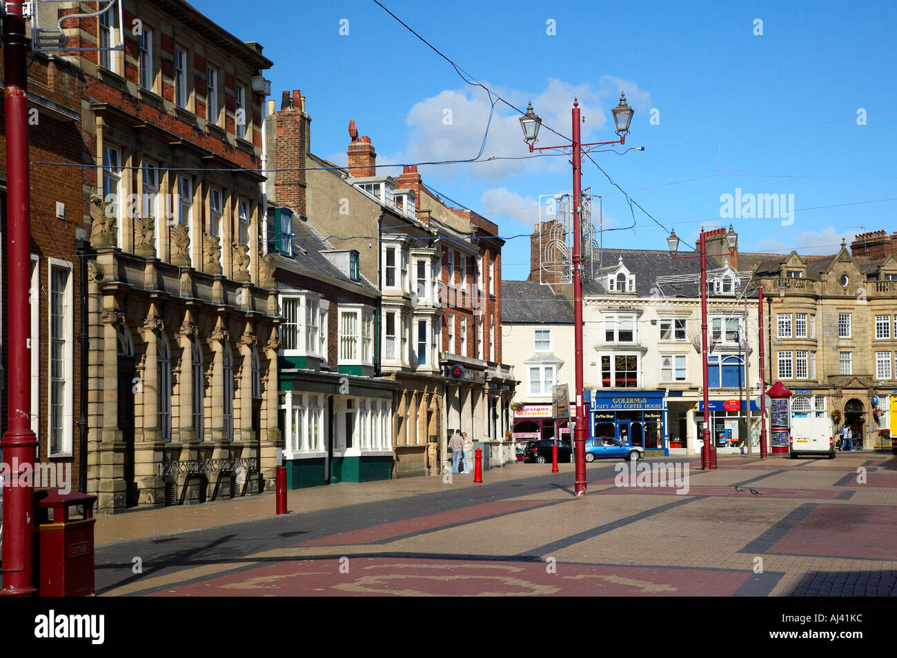 King street bridlington town centre hi-res stock photography and images ...