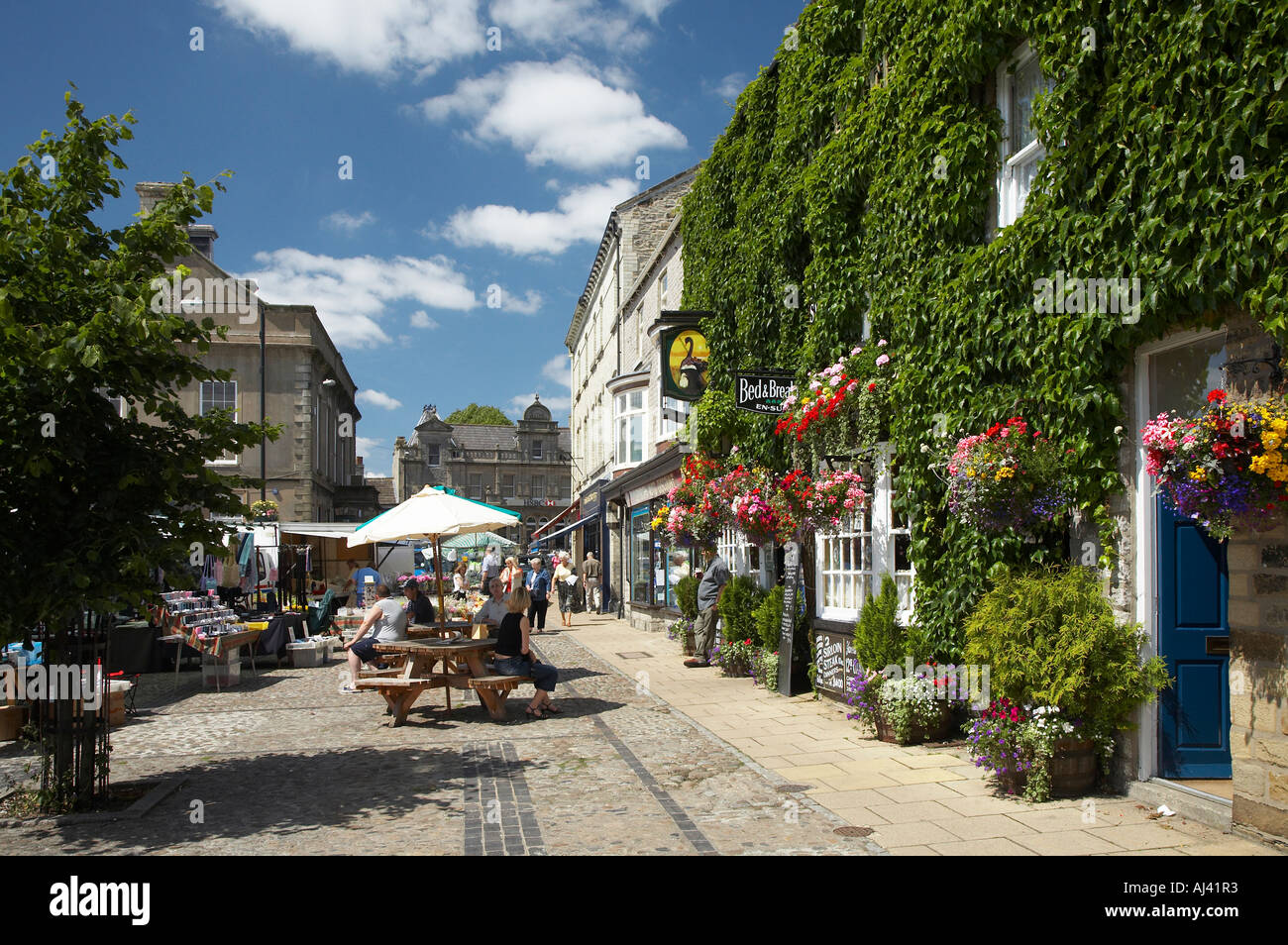 Leyburn market place hi-res stock photography and images - Alamy