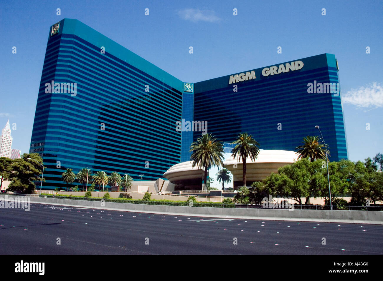 Mgm grand las vegas building hi-res stock photography and images - Alamy