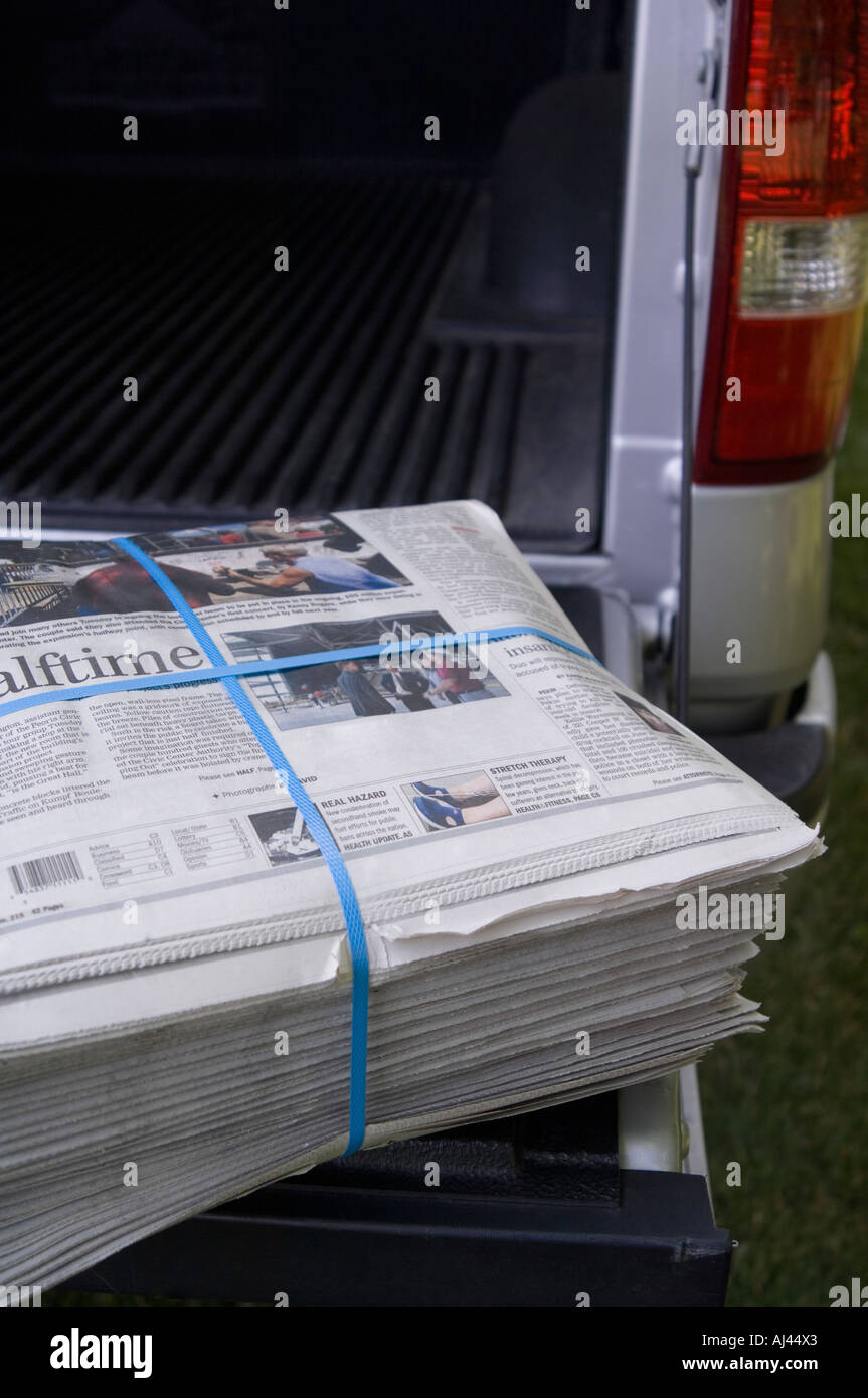 Distribution truck newspaper hi-res stock photography and images - Alamy