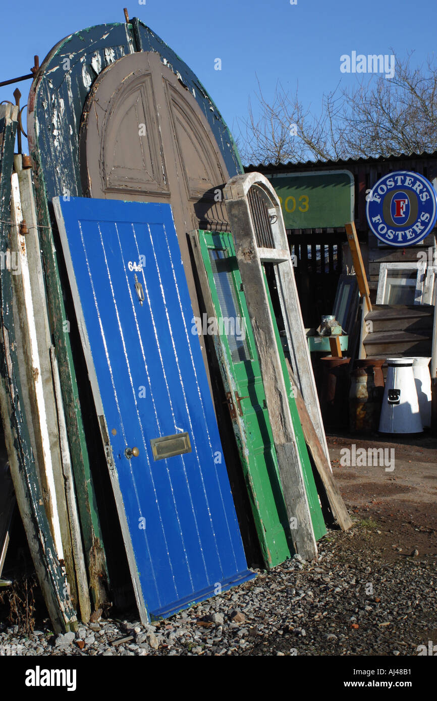 Salvage yard hi-res stock photography and images - Alamy