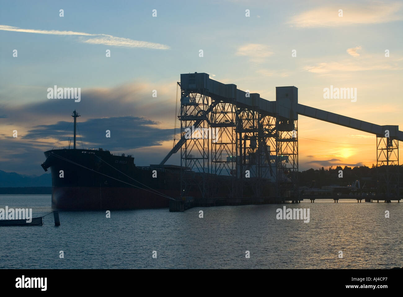 Grain Ship At Pier 86 Grain Elevator Seattle Washington State USA Stock ...