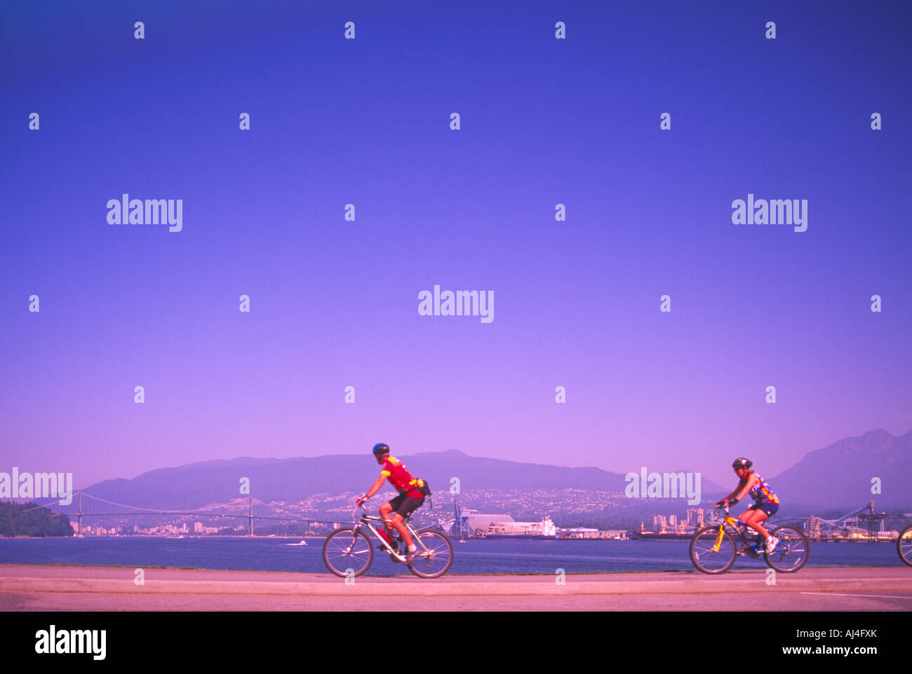 Stanley park seawall bicycle bike path hi-res stock photography and ...