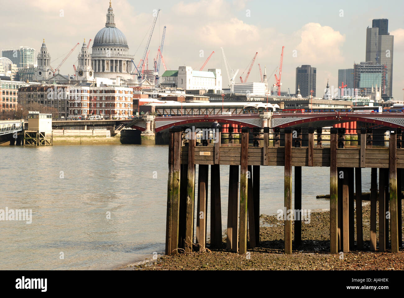 London tall buildings st pauls hi-res stock photography and images - Alamy