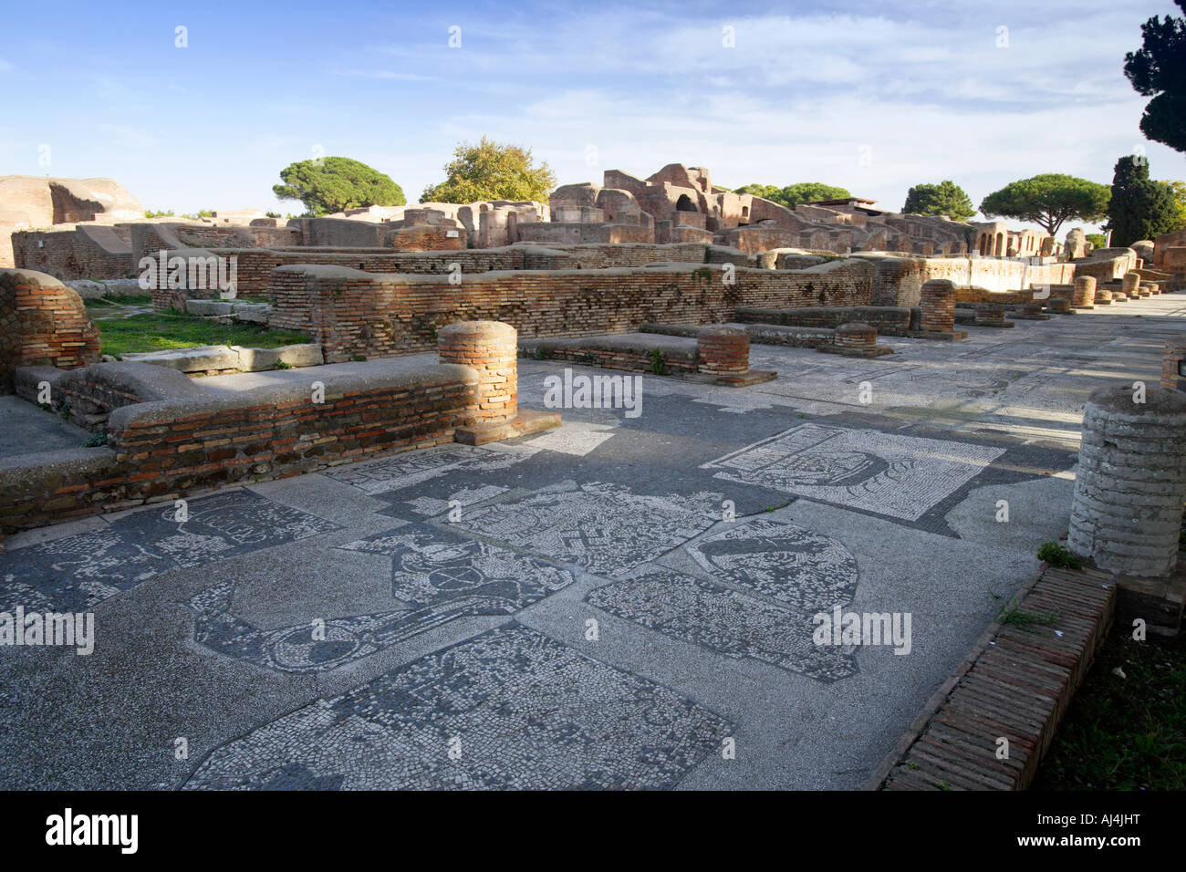 Ruins in the ancient town of ostia antica hi-res stock photography and ...