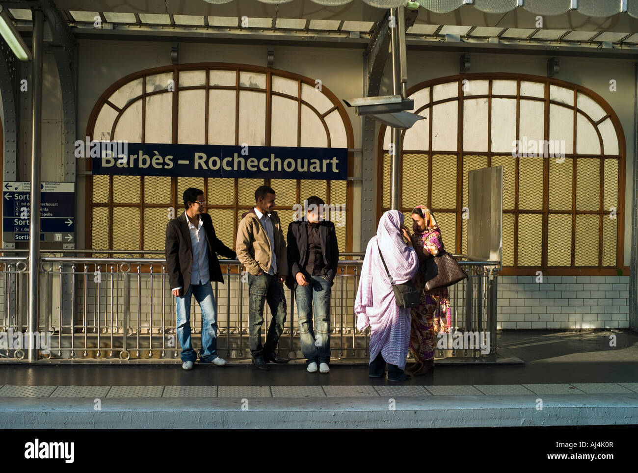 Waiting in metor station Paris France Stock Photo - Alamy