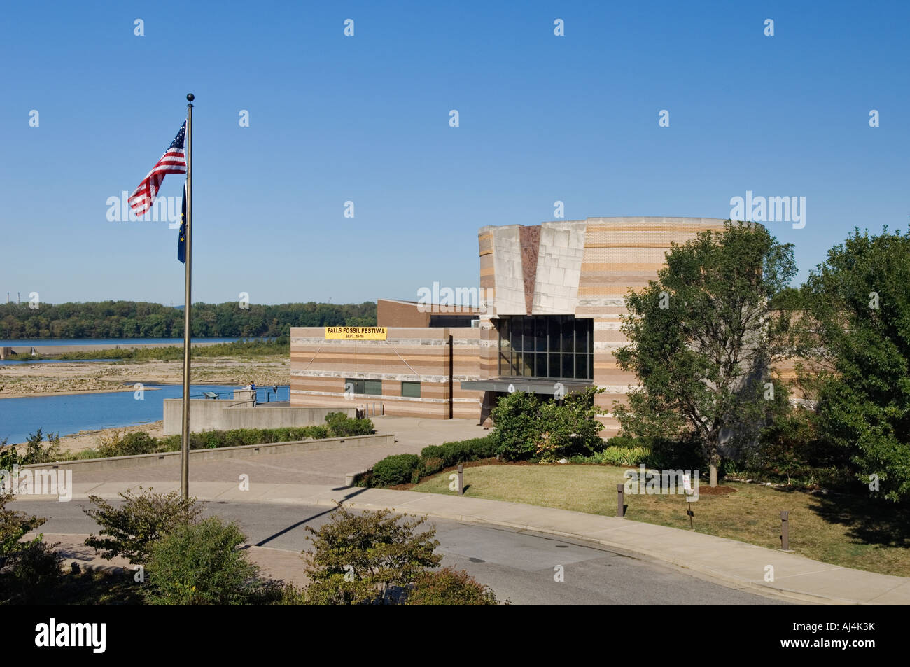 Falls of the Ohio State Park Interpretive Center and Fossil Beds ...
