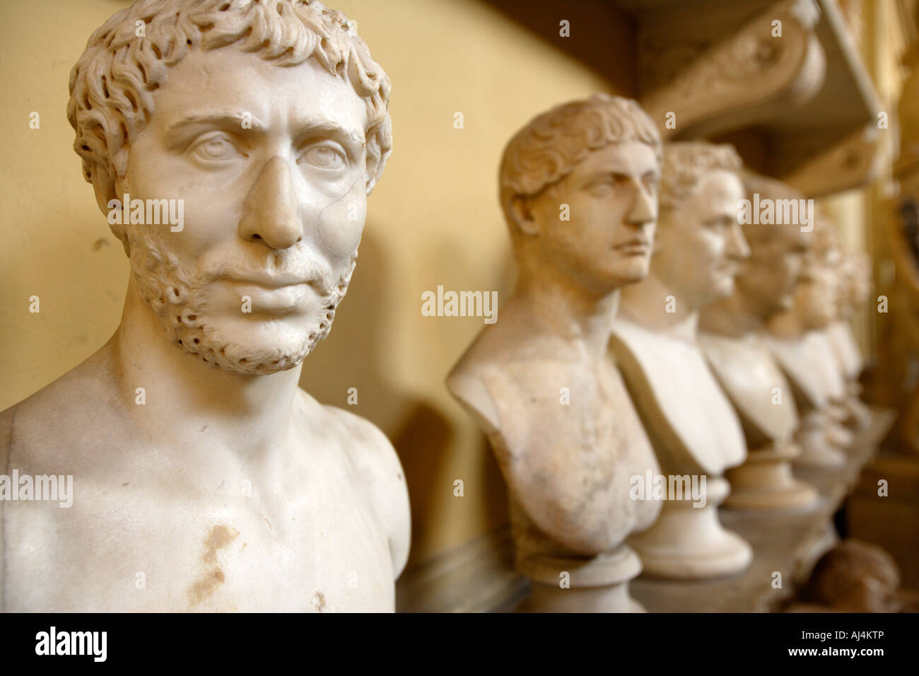 Ancient roman busts hi-res stock photography and images - Alamy