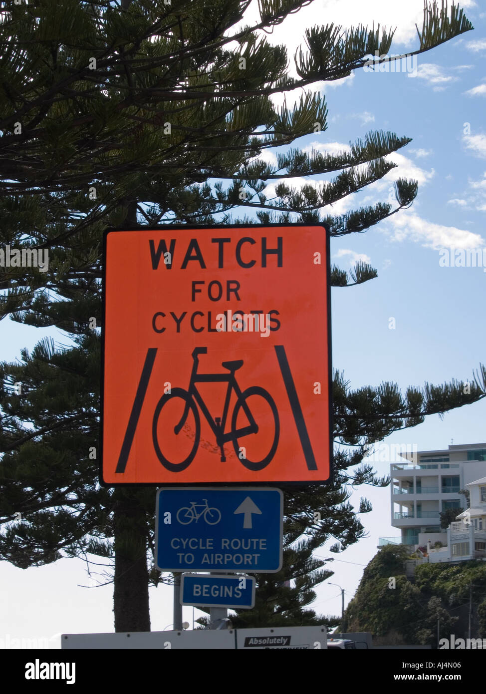 Cyclist warning sign Stock Photo - Alamy